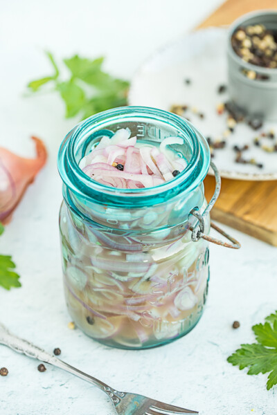 Easy Pickled Shallots - Sustainable Cooks