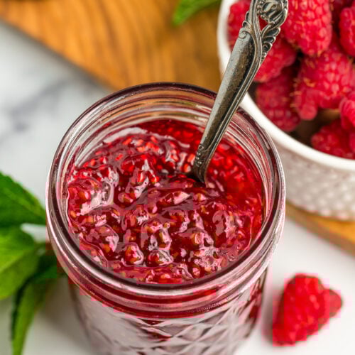 Homemade Raspberry Jam {No Pectin} - Sustainable Cooks